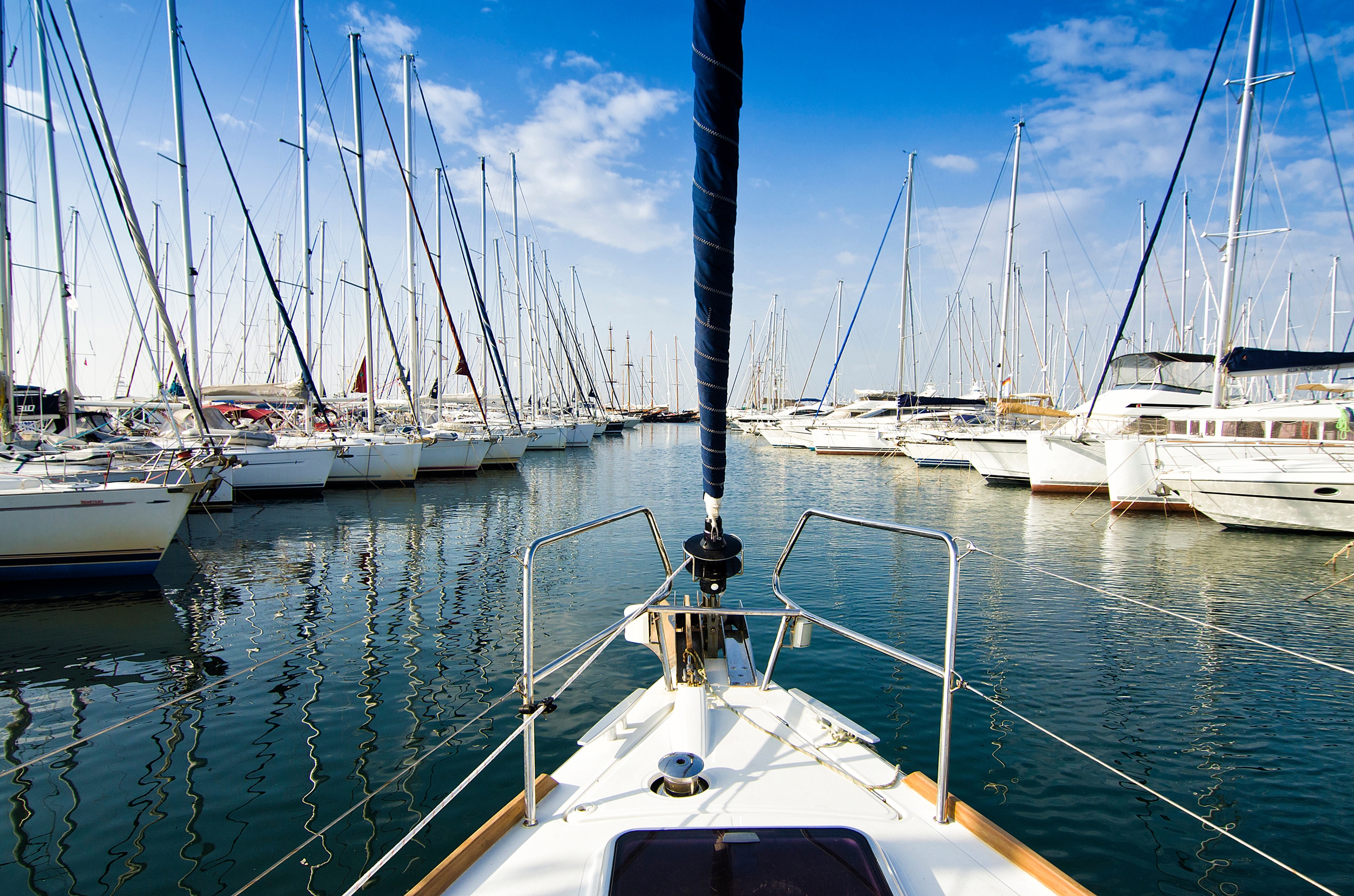 Casting Off With Wind Direction in Mind | Boat Ed®
