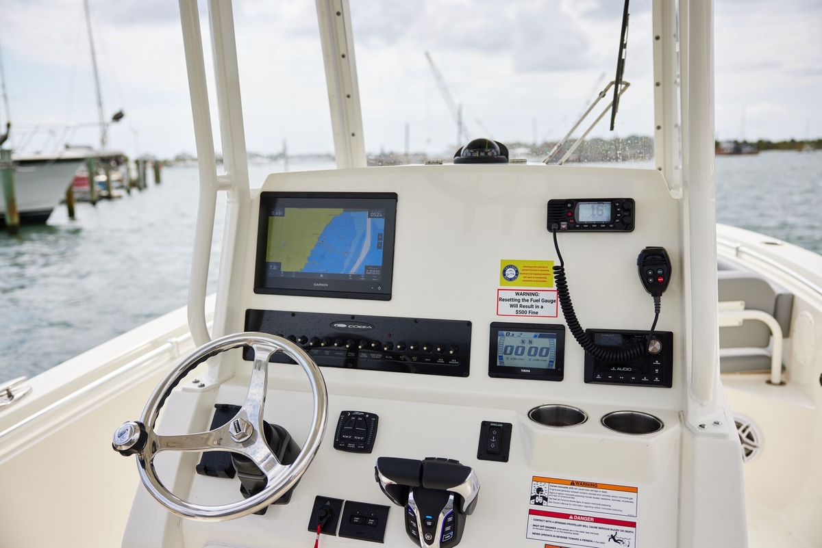 Center Consoles vs. Bay Boats: What's the Difference? | Boat Ed®